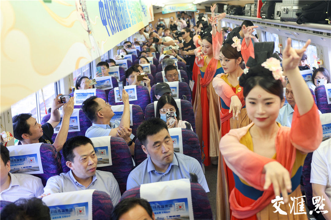 欢乐迎中秋：民俗文化上高铁